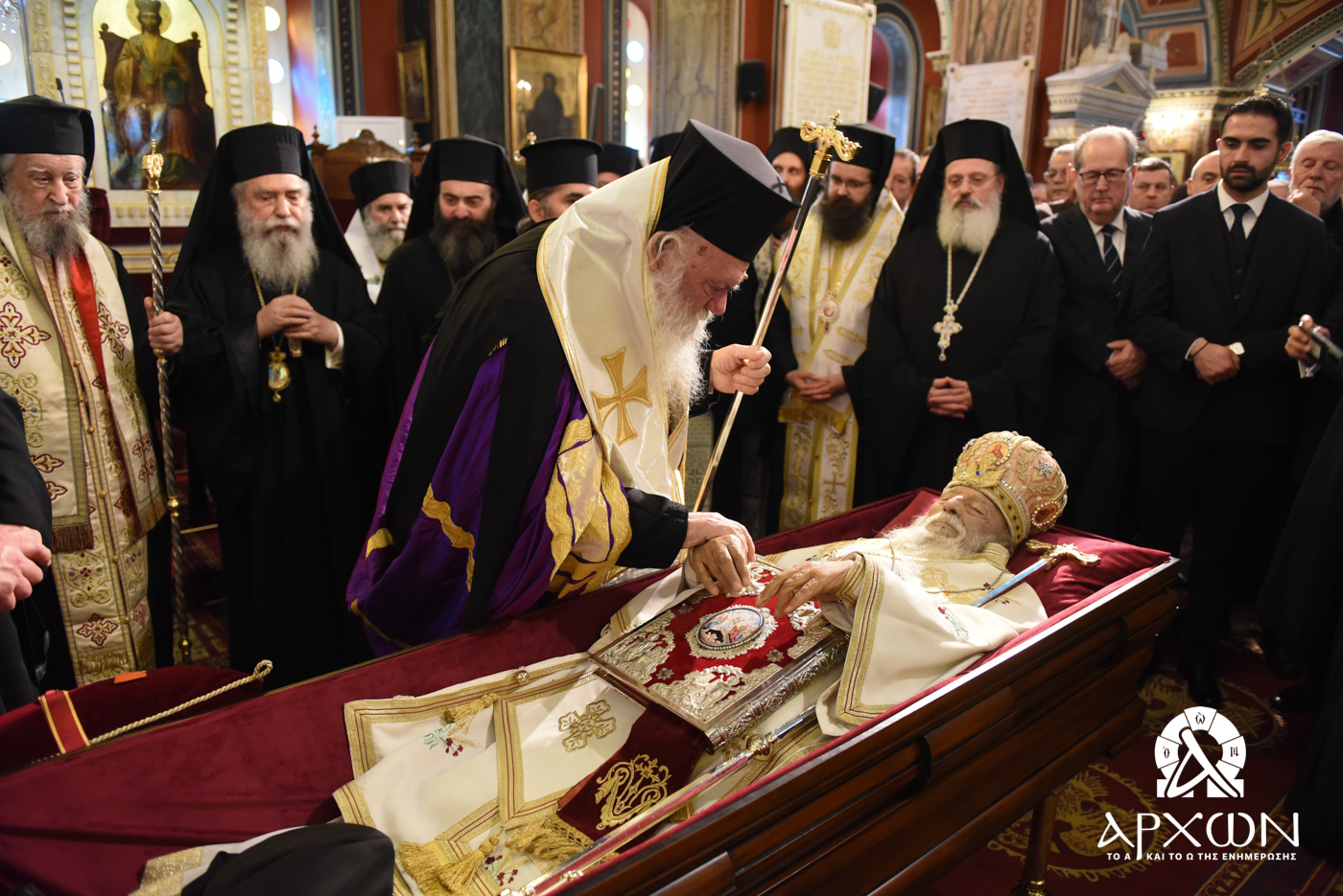 Ο ΣΕΒΑΣΜΙΩΤΑΤΟΣ ΜΗΤΡΟΠΟΛΙΤΗΣ ΜΑΣ ΣΤΗΝ ΕΞΟΔΙΟ ΑΚΟΛΟΥΘΙΑ ΤΟΥ ΓΕΡΟΝΤΟΣ ΤΟΥ ...